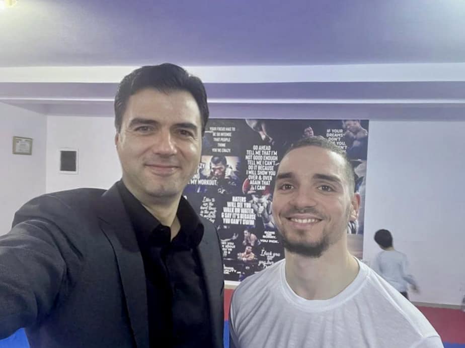 Basha viziton kampionin Bekim Basha dhe Palestrën e re të "Tirona ...